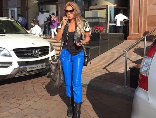 Footage: Insight into Maya Diab's Bags - MTV Lebanon